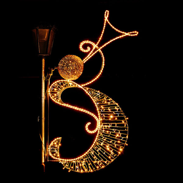 Trumpeting Angel Pole Mount - Holiday Outdoor Decor